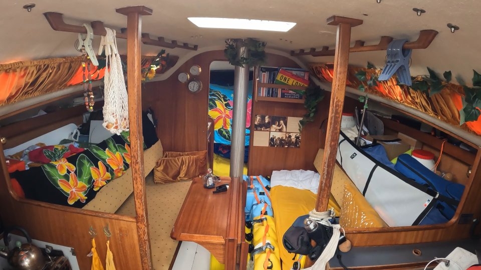 A guided tour on my boat - Sailing Loveworkx